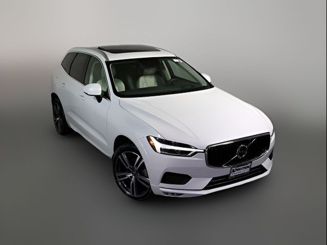 Used 2025 Blue Volvo XC40 SUV For Sale in Chicago, IL | Auto Navigator