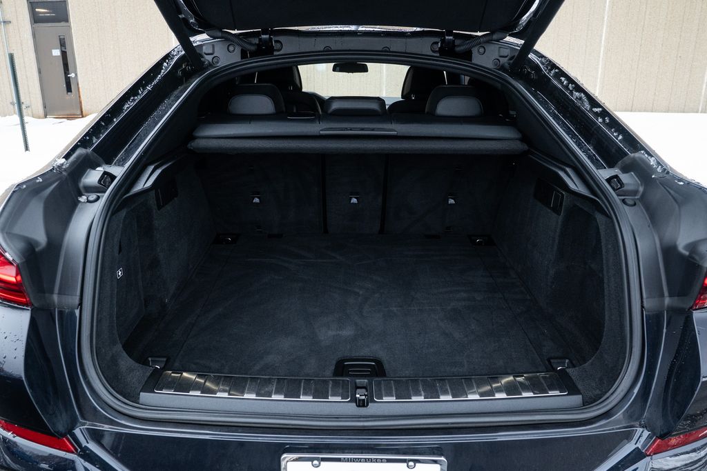 Used 2022 BMW X6 xDrive40i For Sale in Milwaukee, WI | Capital One Auto ...