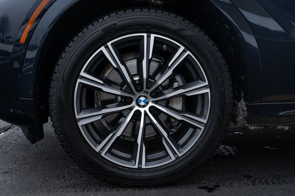 Used 2022 BMW X6 xDrive40i For Sale in Milwaukee, WI | Capital One Auto ...