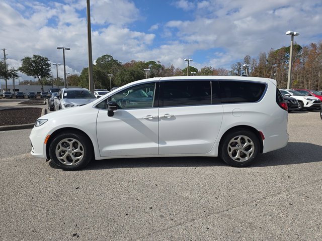 Used 2024 Chrysler Pacifica Limited For Sale in Wesley Chapel, FL | Capital One Auto Navigator