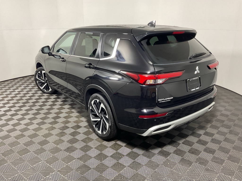 Used 2024 Mitsubishi Outlander For Sale in Athens, OH | Capital One ...