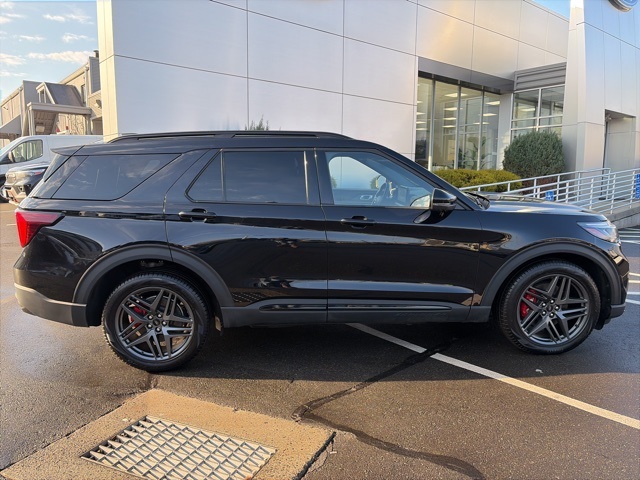 Used 2025 Ford Explorer ST For Sale in Branford, CT | Capital One Auto ...