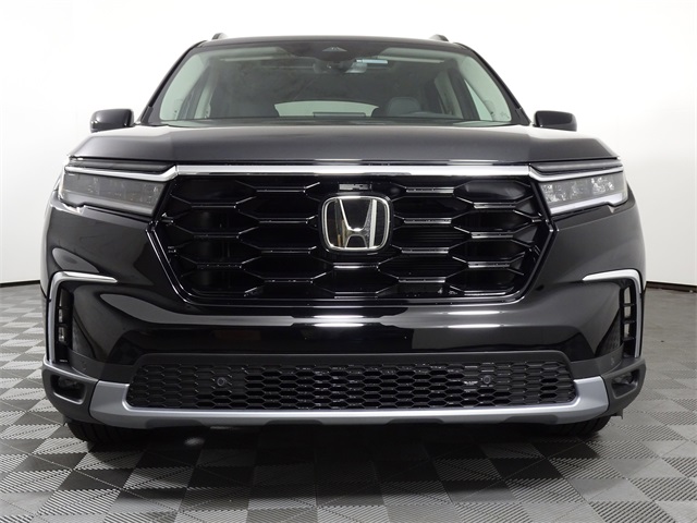 New 2025 Honda Pilot Touring For Sale in Louisville, KY | Capital One ...