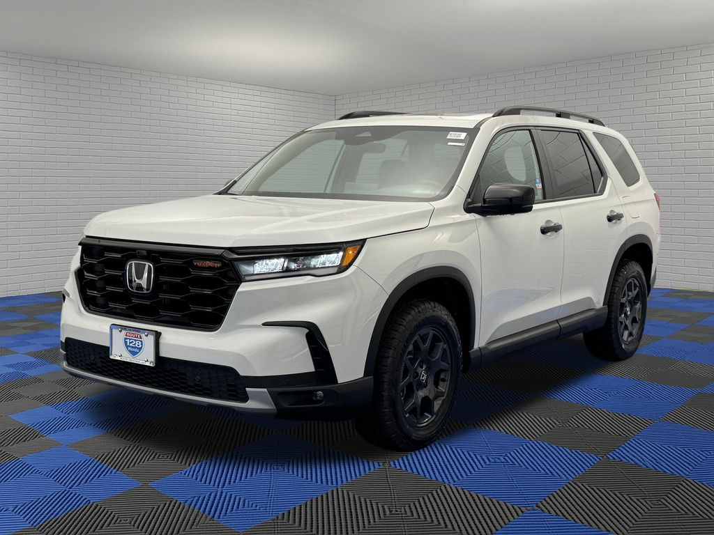 New 2025 Honda Pilot TrailSport For Sale in Reading, MA | Capital One ...