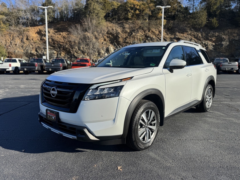 New 2025 Nissan Pathfinder SL For Sale in Danville, VA | Capital One ...