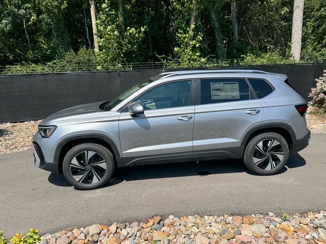 New 2025 Volkswagen Taos SE For Sale in Kansas City, MO | Auto Navigator