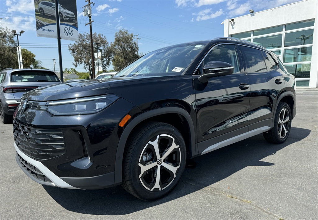 New 2025 Volkswagen Tiguan SE For Sale in Long Beach, CA | Capital One ...