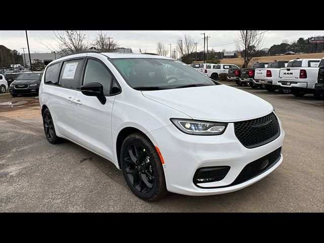 New 2026 Chrysler Pacifica Limited Minivan For Sale in Gainesville, GA ...