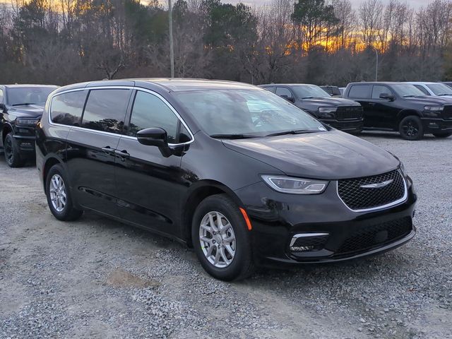 New 2026 Chrysler Pacifica Select For Sale in Garner, NC | Capital One ...