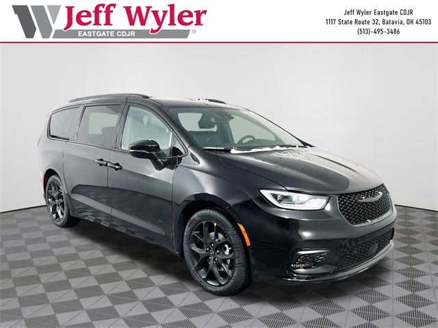 New 2026 Chrysler Pacifica Minivan For Sale in Covington, KY | Auto ...