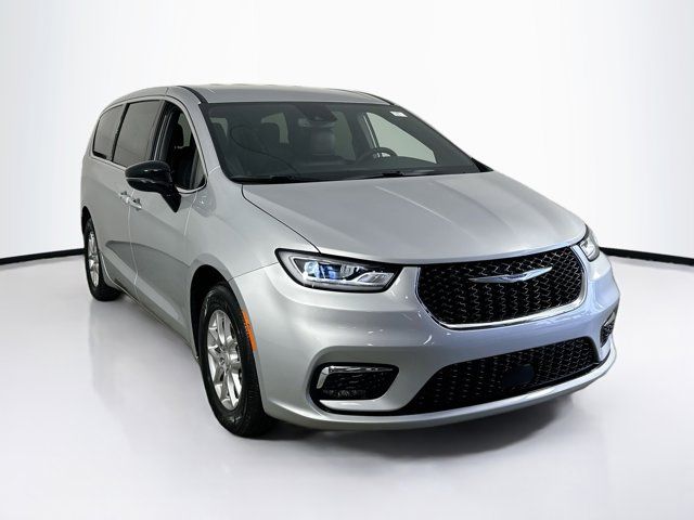 Used Silver Chrysler Pacifica Select For Sale in Tampa, FL | Auto Navigator