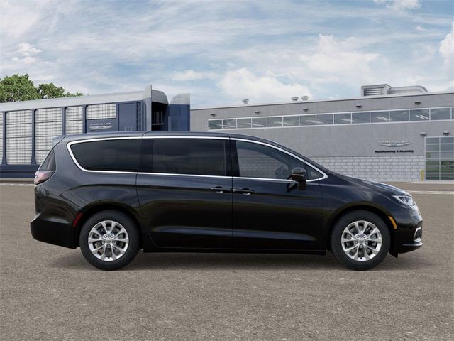 New 2026 Chrysler Pacifica For Sale in Auburn, MA | Auto Navigator