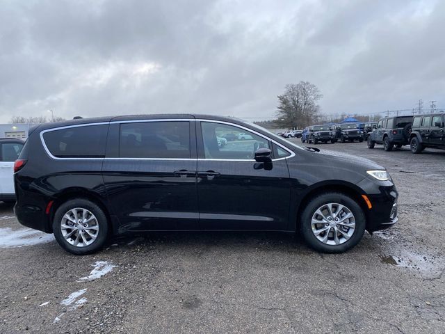 New 2026 Chrysler Pacifica For Sale in Raynham, MA | Auto Navigator