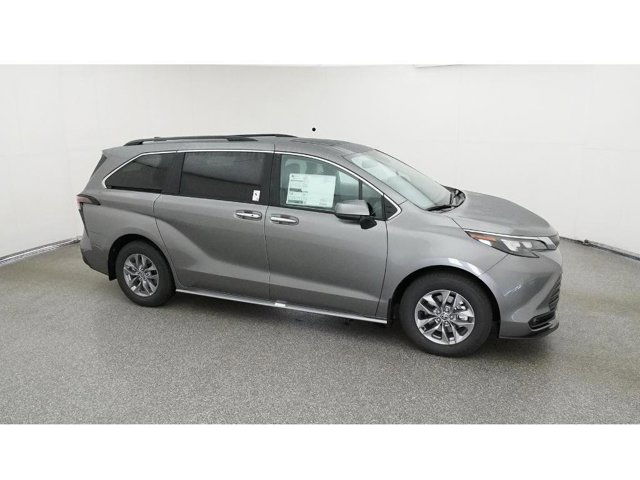 New 2026 Toyota Sienna XLE For Sale in Tampa, FL | Capital One Auto ...