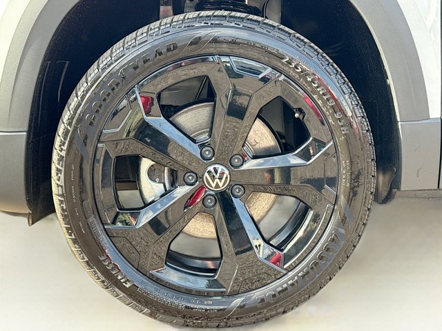 New 2026 Volkswagen Taos SEL For Sale in Tampa, FL | Capital One Auto ...