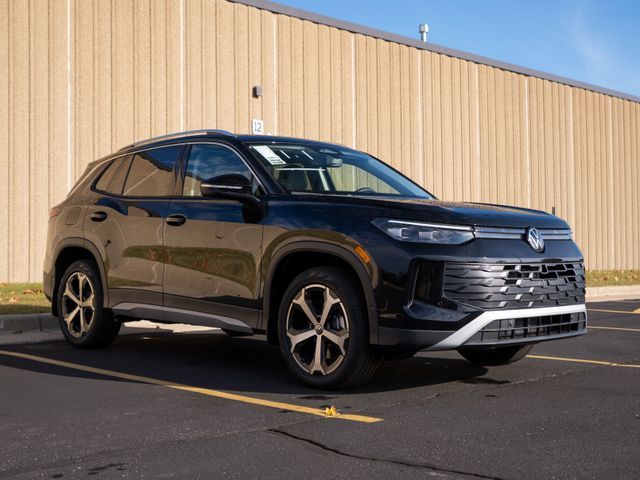 Used 2026 Volkswagen Tiguan SUV For Sale in Oshkosh, WI | Auto Navigator