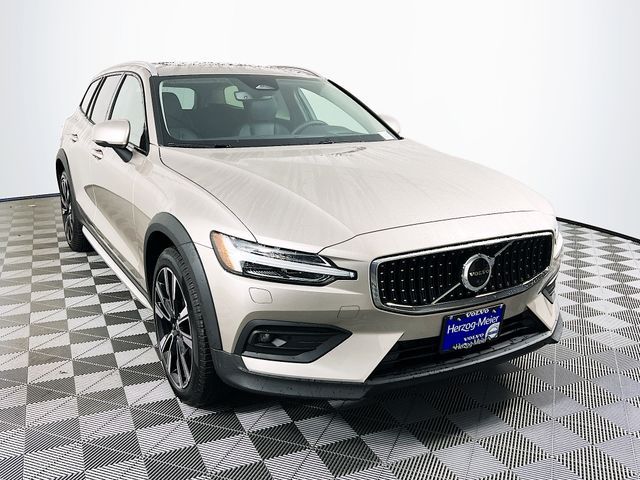 New 2026 Volvo V60 Cross Country For Sale in Portland, OR | Auto Navigator