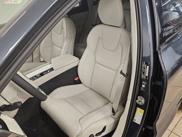 New 2026 Volvo XC60 Ultra For Sale in Maplewood, MO | Capital One Auto ...