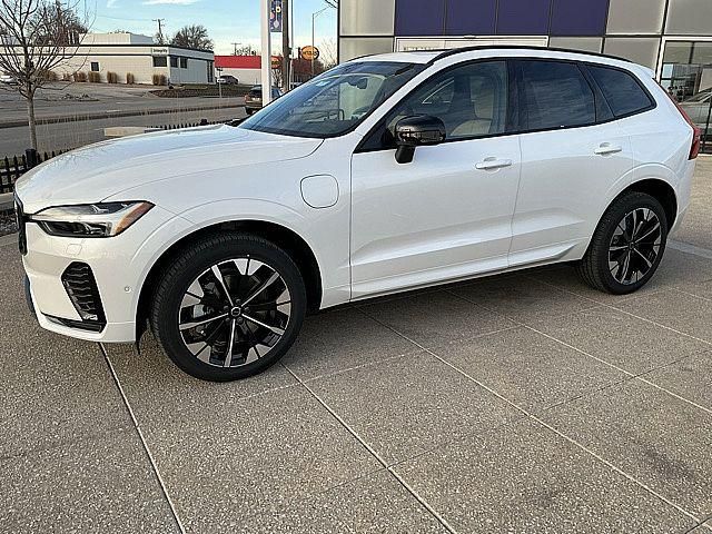 New 2026 Volvo XC60 Plug-In Hybrid Core For Sale in Kansas City, MO ...
