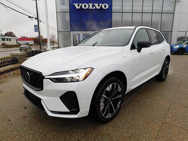 New 2026 Volvo XC60 Plug-In Hybrid Core For Sale in Kansas City, MO ...